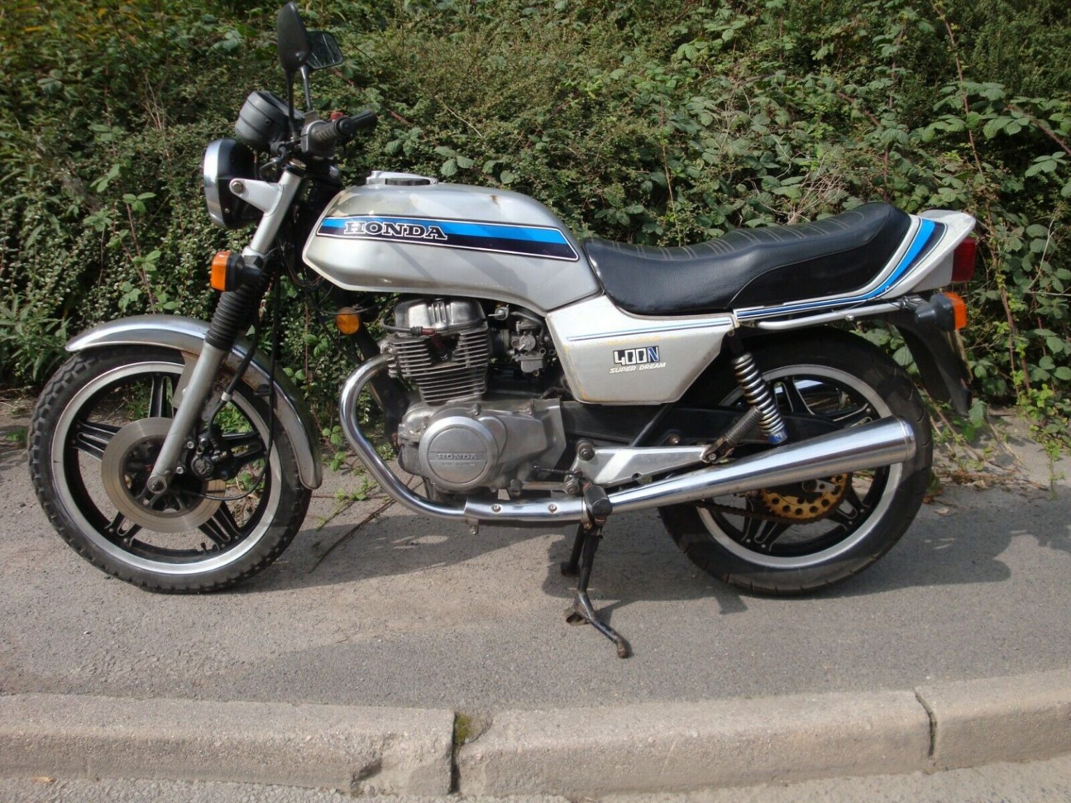 1982 HONDA CB250N SUPERDREAM DELUXE - Barn Find Bikes